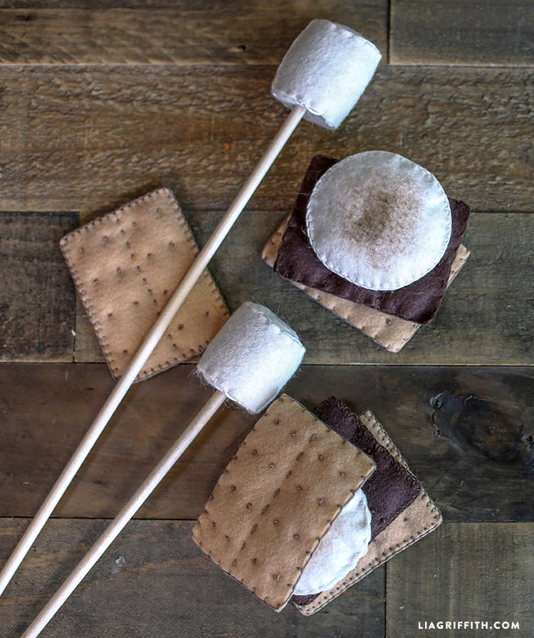 DIY S'mores Felt Craft - Lia Griffith